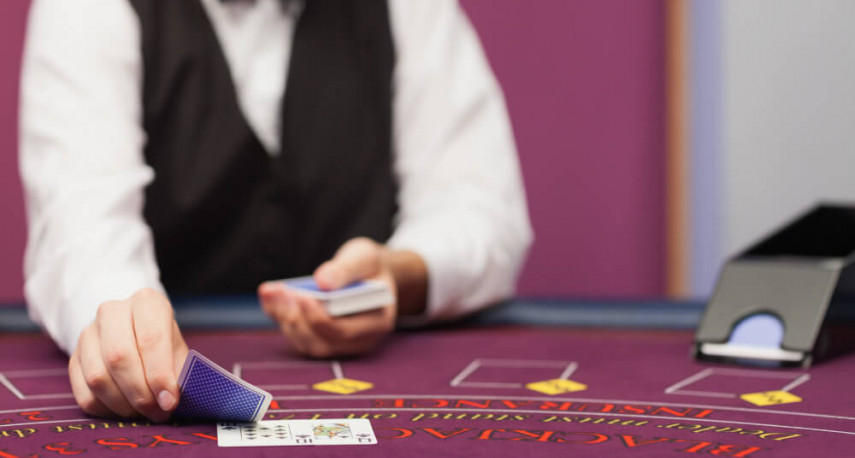 How to Become a Casino Dealer - All You Need to Know! 🤵